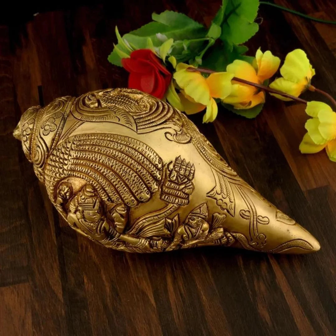 PITTALAM Brass Shankh - God Vishnu With Goddess Lakshmi - Divine Harmo
